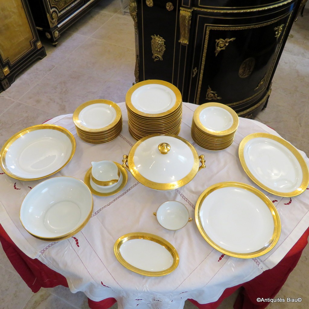 Haviland set of dinner in Porcelaine of Limoges Thistle gold ...