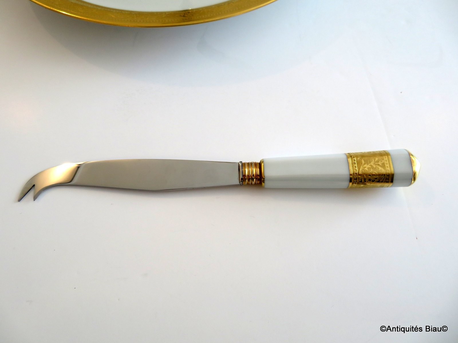 Cheese Platter and Cheese Knife in Porcelaine of Limoges Thistle gold ...